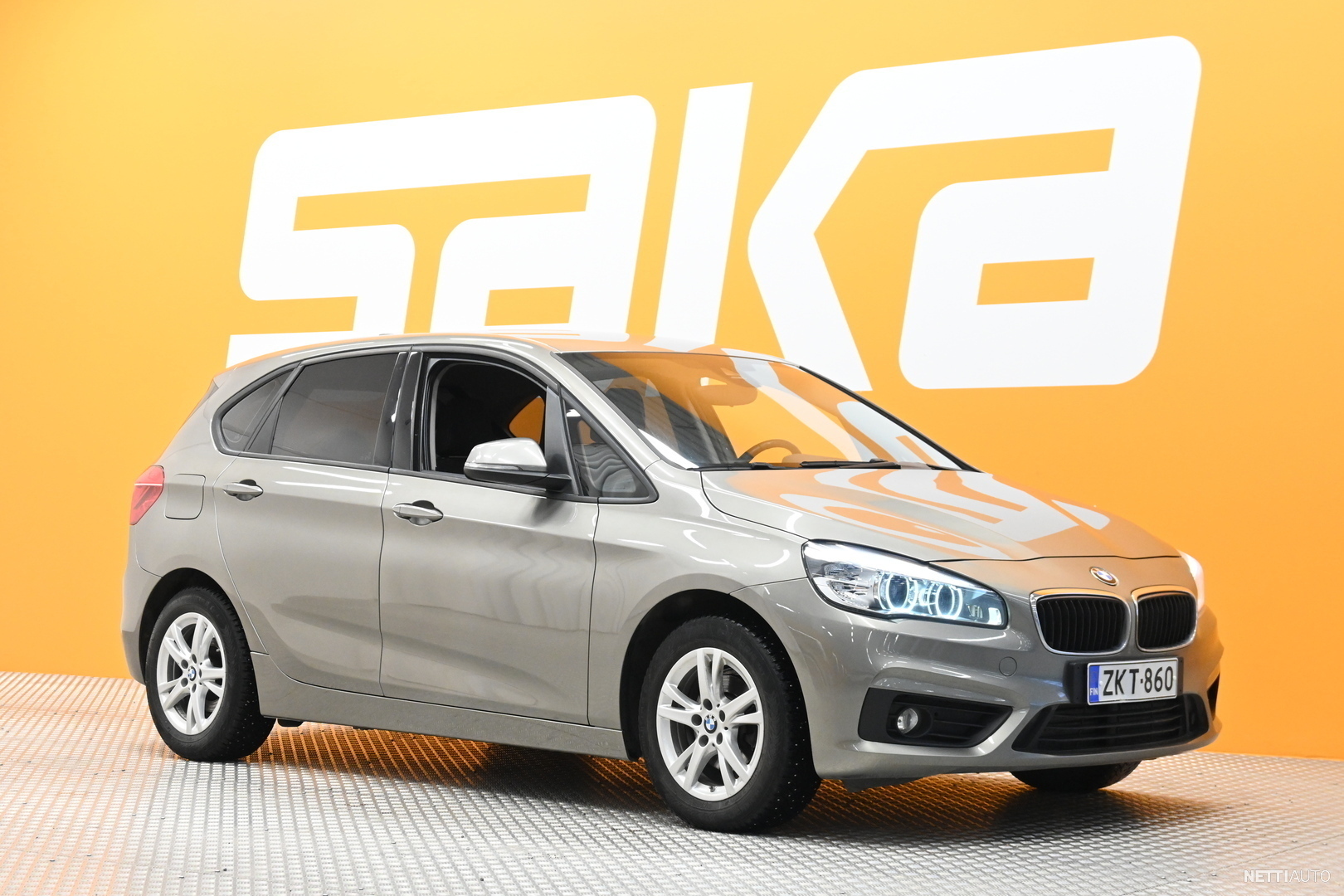 BMW 214 F45 Active Tourer 214d Business ** Koukku / Lohkolämmitin ...