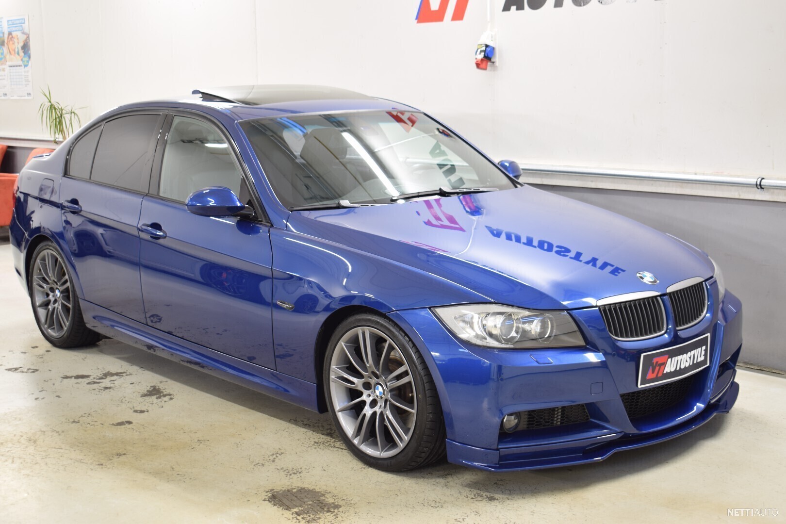 BMW 335 E90 4d A M-SPORT Todella näyttävä * Hieno yksilö Porrasperä ...