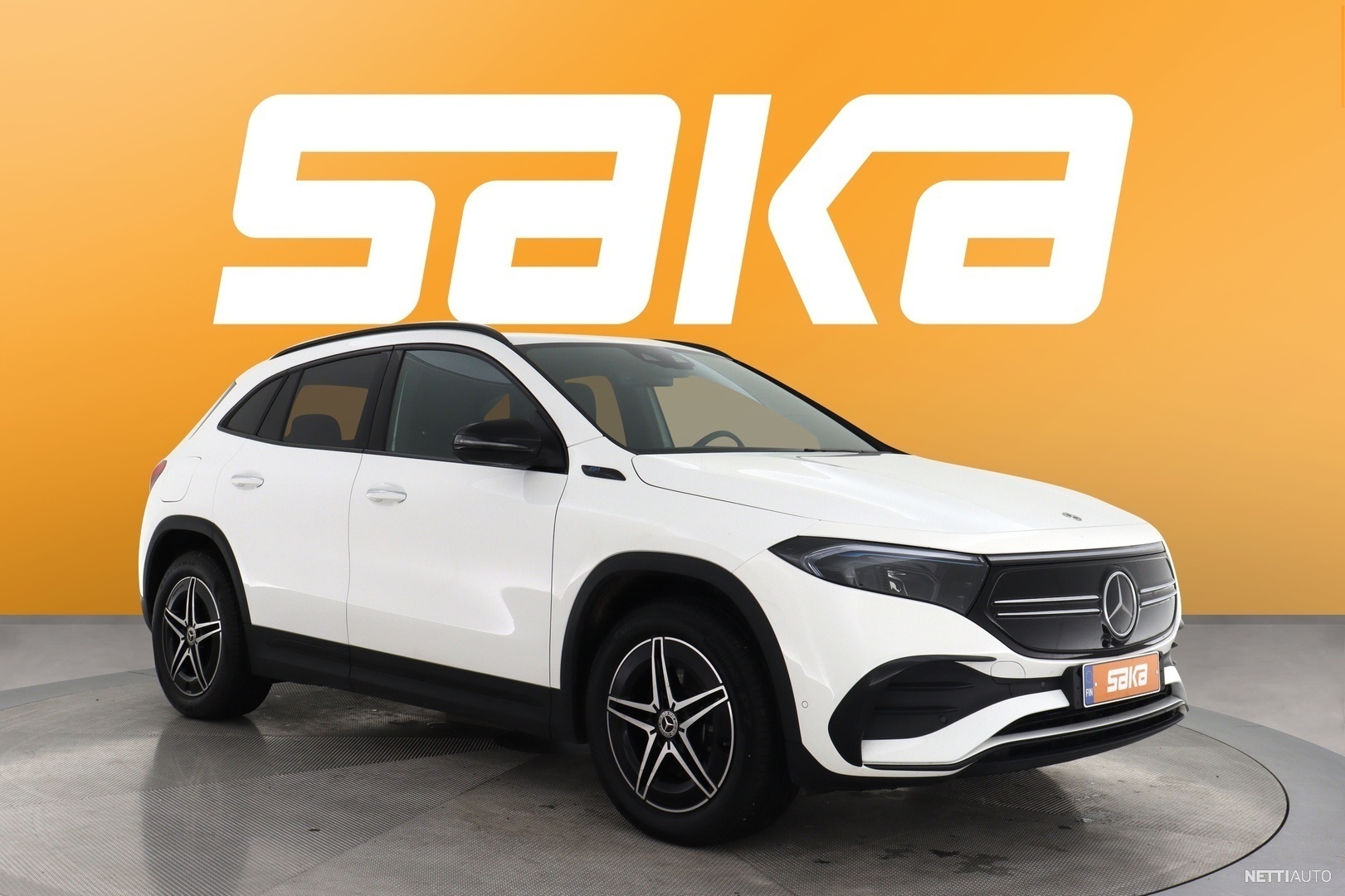 Mercedes-Benz EQA 300 4MATIC AMG Line ** Widescreen / Distronic / P.Kamera / Koukku / LED / BLIS ...