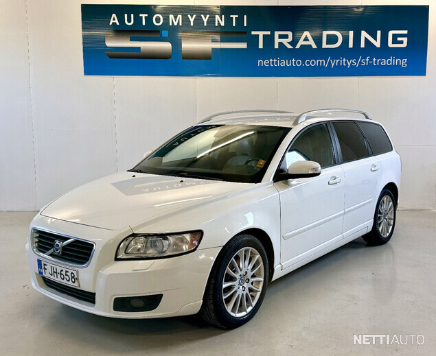 Volvo V50 2,0D (136 hv) man * BI-XENON * WEBASTO * CRUISE * PDC * 2 X ALUT * NAHAT * YM ...