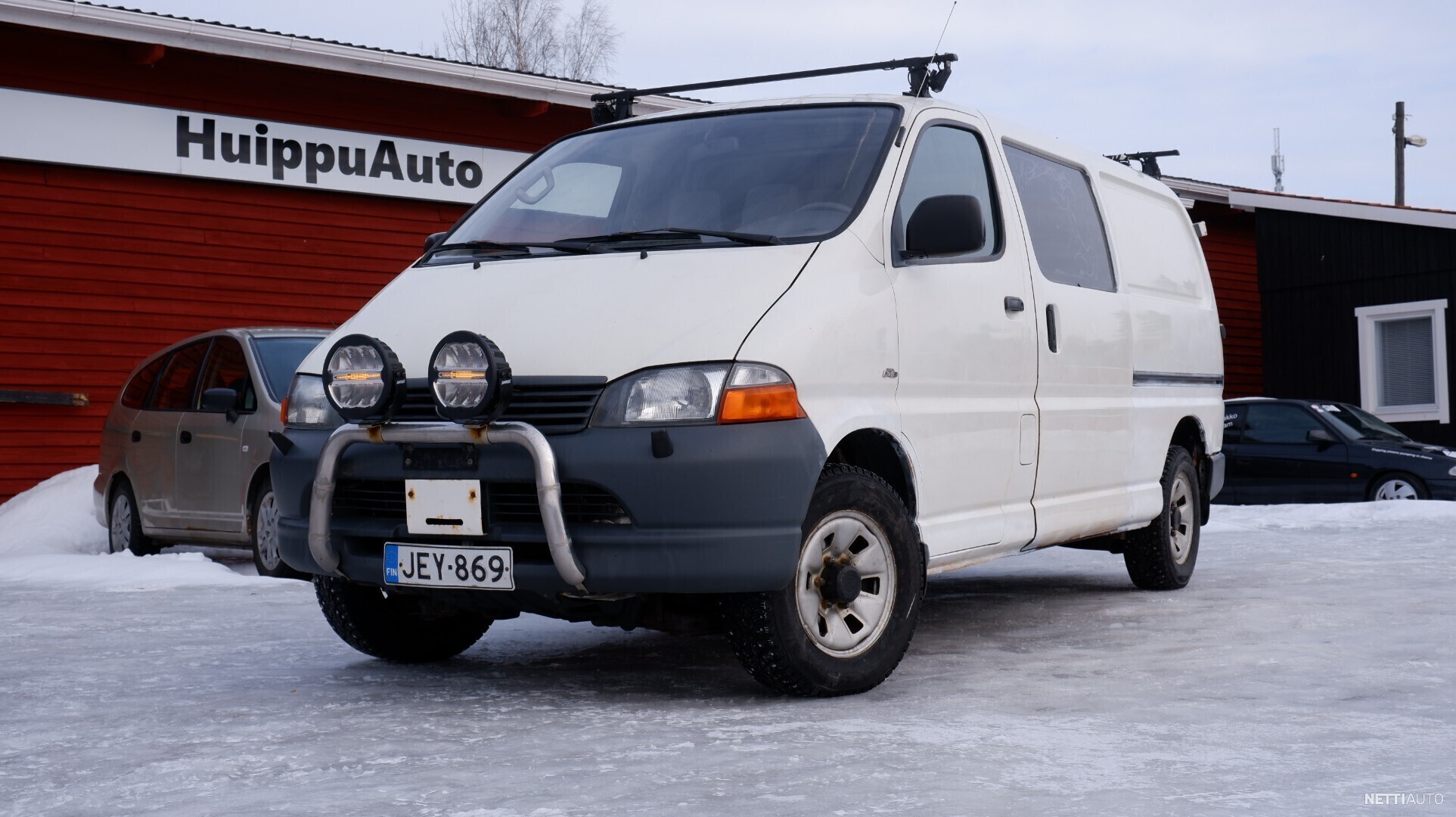 Toyota Hiace 2.5 D4D 100 5d pitkä 4wd *varattu* Pitkä - Puolikorkea ...