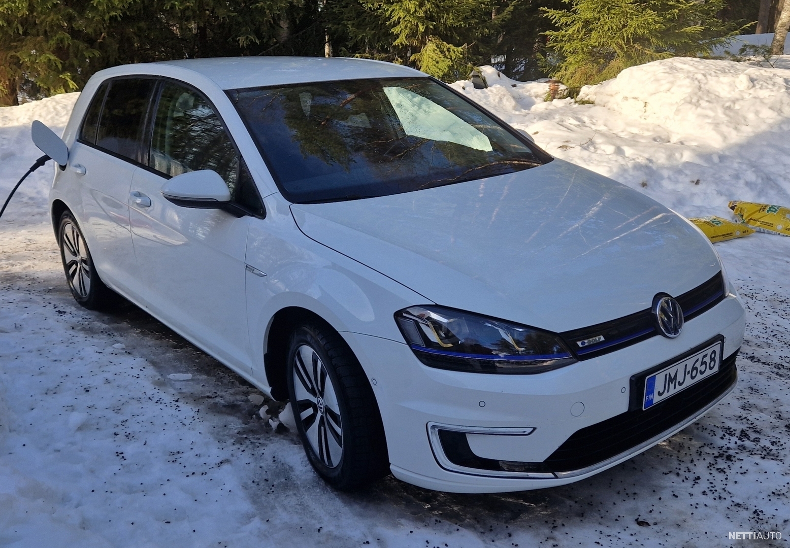 Volkswagen Golf e-GOLF 85 kW (115 hv) automaatti Viistoperä 2015 ...