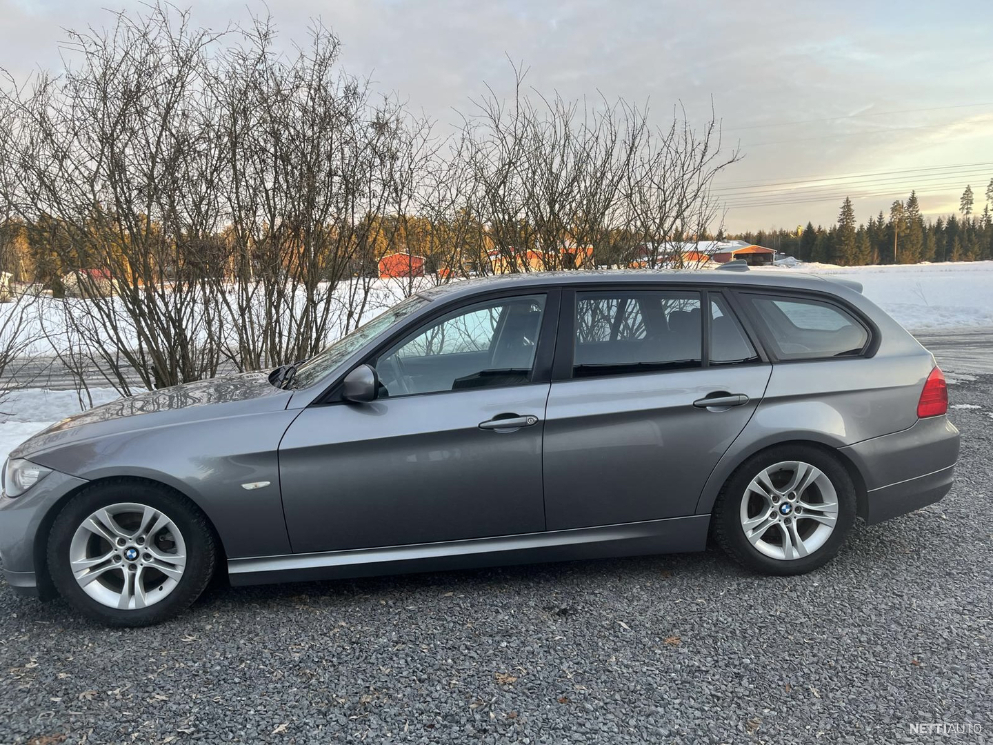 BMW 320 E91,facelift, manuaali, Harman&Kardon-hifit, alustasarja, sport ...