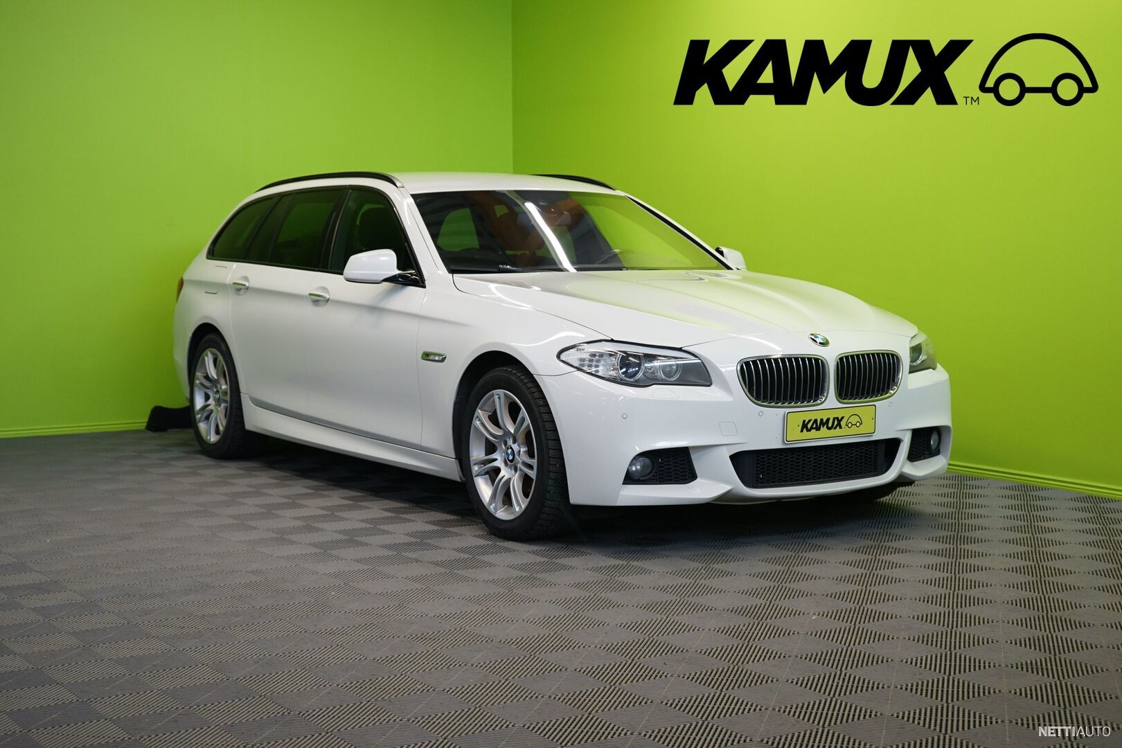 BMW 520 TwinPower Turbo A F11 Touring // M-Sport / Prof. Navi / Keyless ...