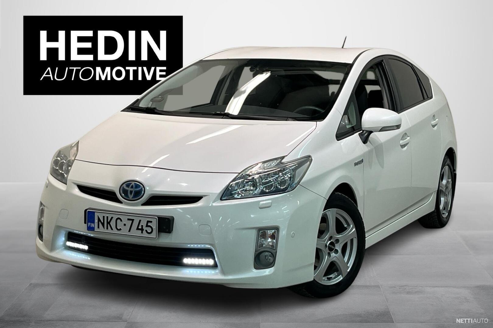Toyota Prius Premium HSD // HUD / Nahkasisusta / Kamera / Hyvin ...
