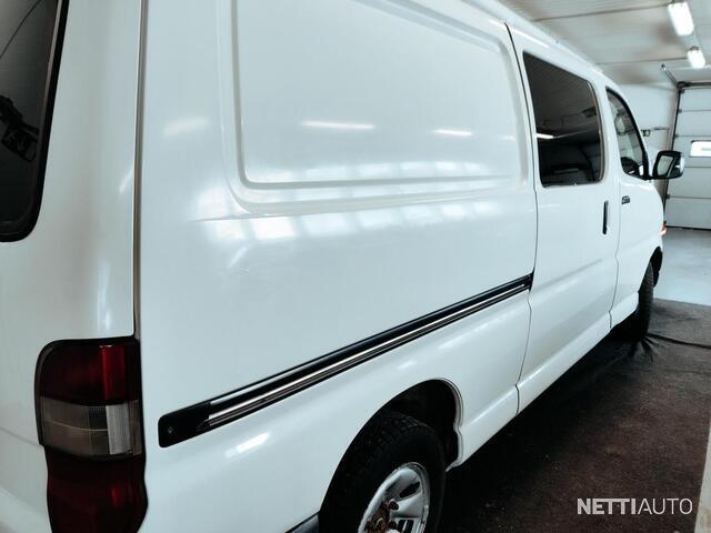 Toyota Hiace 2.5 D-4D 100 Pitkä 4WD *ALV:LLINEN, HYVÄ YKSILÖ, LÄPIJUOSTAVA, VETOKOUKKU* Pitkä ...