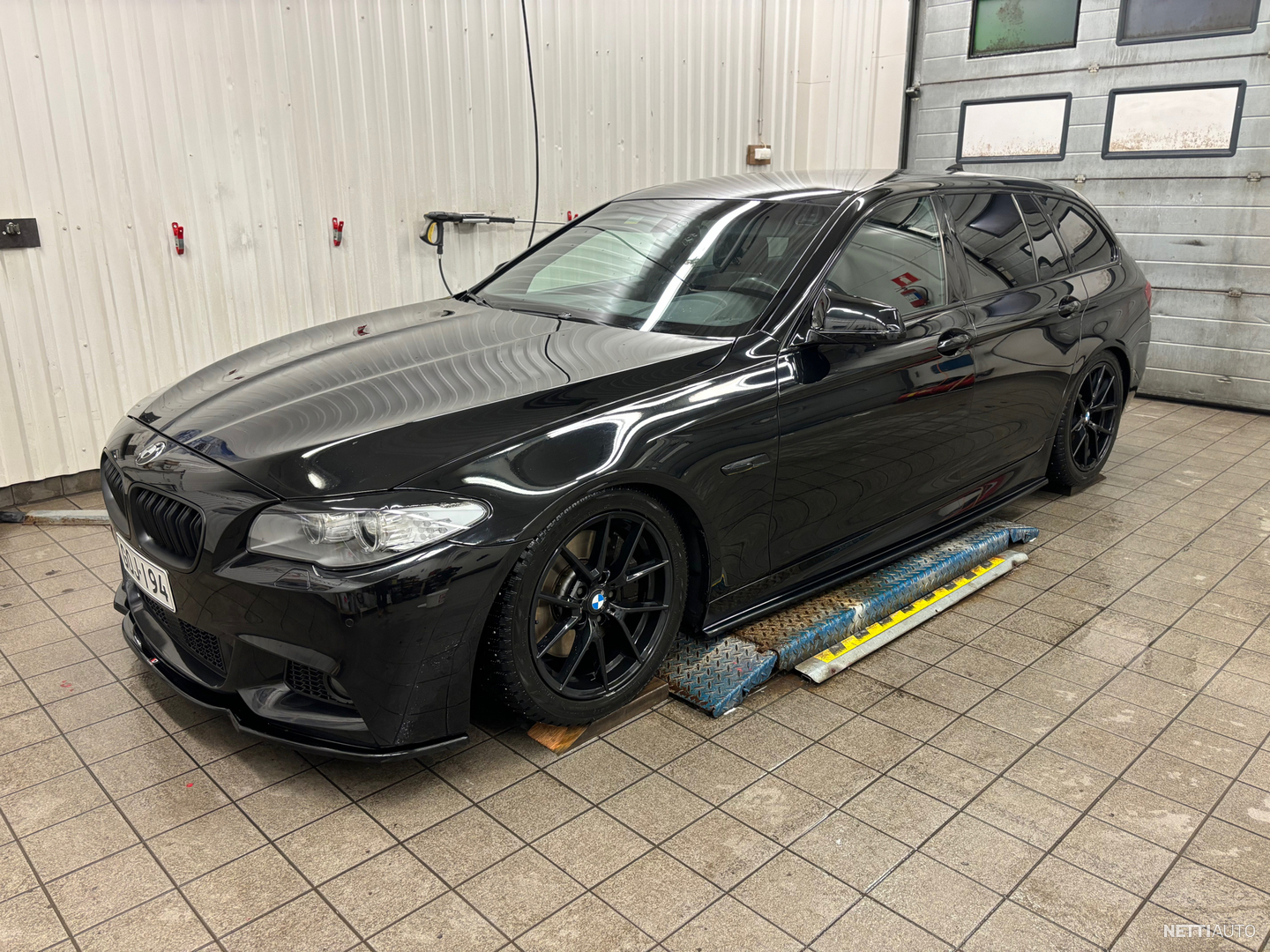 BMW 535 F11 535D hyvillä varusteilla ja huoltohistorialla Farmari 2011 ...