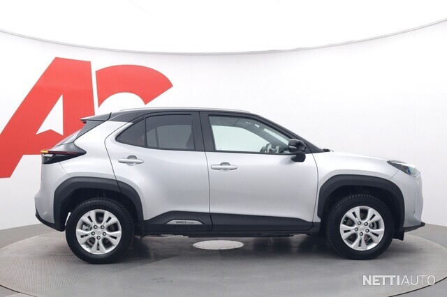 Toyota Yaris Cross 1,5 Hybrid AWD-i Intense - Plus-paketti / Lämpöratti ...