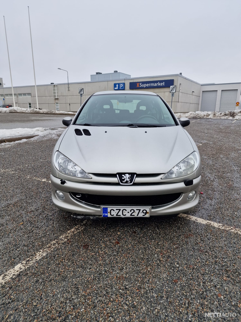 Peugeot 206 160 tkm 17 v samassa perheessä Hatchback 2006 - Used vehicle - Nettiauto