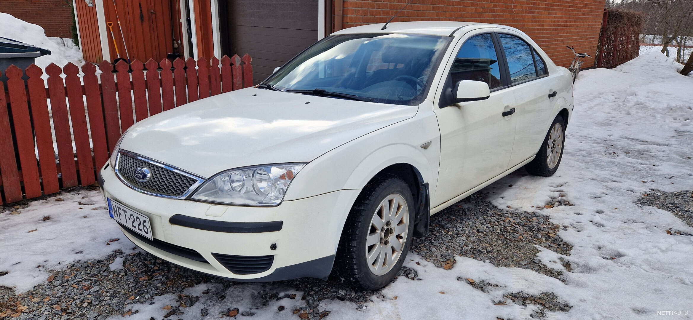 Ford Mondeo 2.0i Ambiente Sedan Katsastettu 15.5 Porrasperä 2004 - Vaihtoauto - Nettiauto