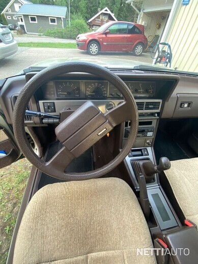 Mazda 929 MAZDA 929 II Sedan (HB) 2.0 (HBSH) Porrasperä 1983 - Vaihtoauto - Nettiauto