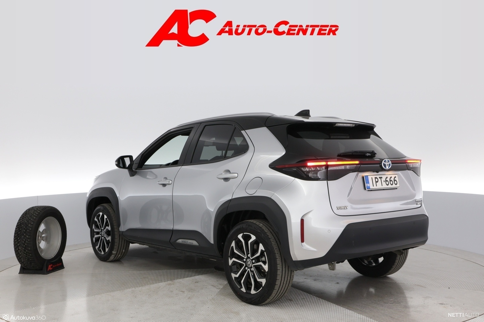 Toyota Yaris Cross 1,5 Hybrid AWD-i Intense - Plus-paketti / Lämpöratti ...