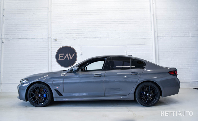 BMW 545 G30 xDrive M-Sport / Erikoisväri / ACC / S.koukku / Kattoluukku ...