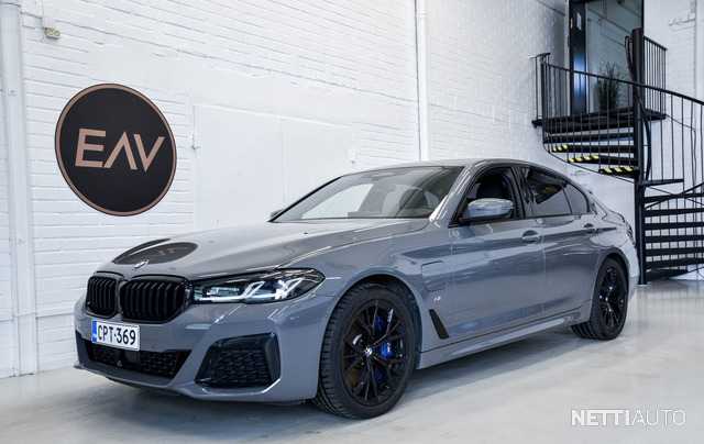 BMW 545 G30 xDrive M-Sport / Erikoisväri / ACC / S.koukku / Kattoluukku ...