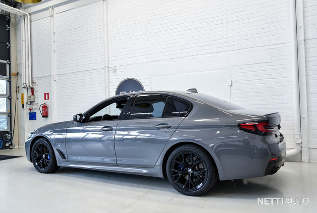 BMW 545 G30 xDrive M-Sport / Erikoisväri / ACC / S.koukku / Kattoluukku ...