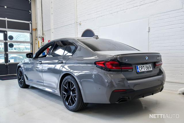 BMW 545 G30 xDrive M-Sport / Erikoisväri / ACC / S.koukku / Kattoluukku ...