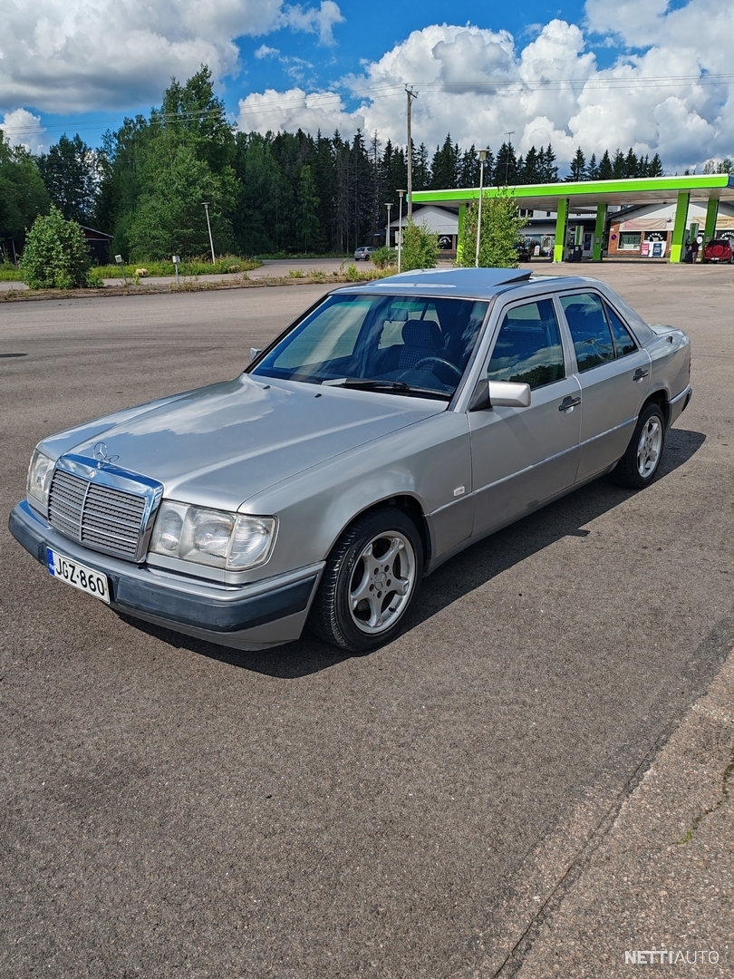 Mercedes-Benz E 200 4d E200 2.0 16 valve 136 hv bensa 5 vaiht aj. 159 tkm kats. 5.7.2024 Hp ...