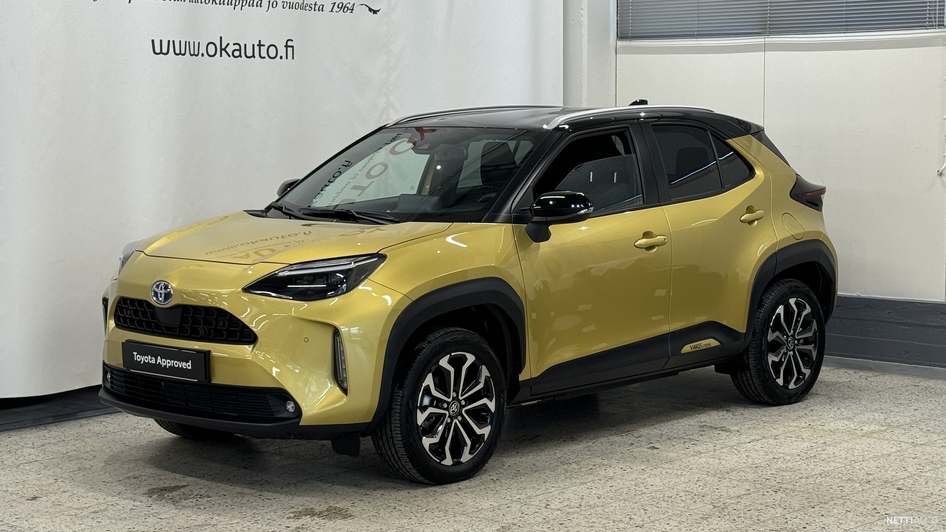 Toyota Yaris Cross 1,5 Hybrid AWD-i Intense Plus-paketti Maastoauto SUV ...