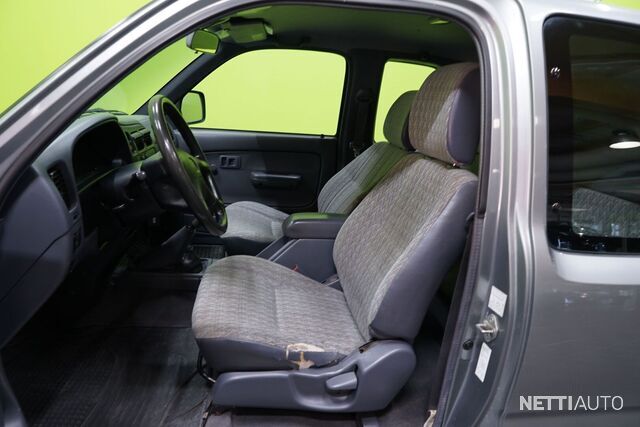 Toyota Hilux 2,5 D-4D 100 4WD / Vetokoukku / Suomi-auto Avolava 2003 ...