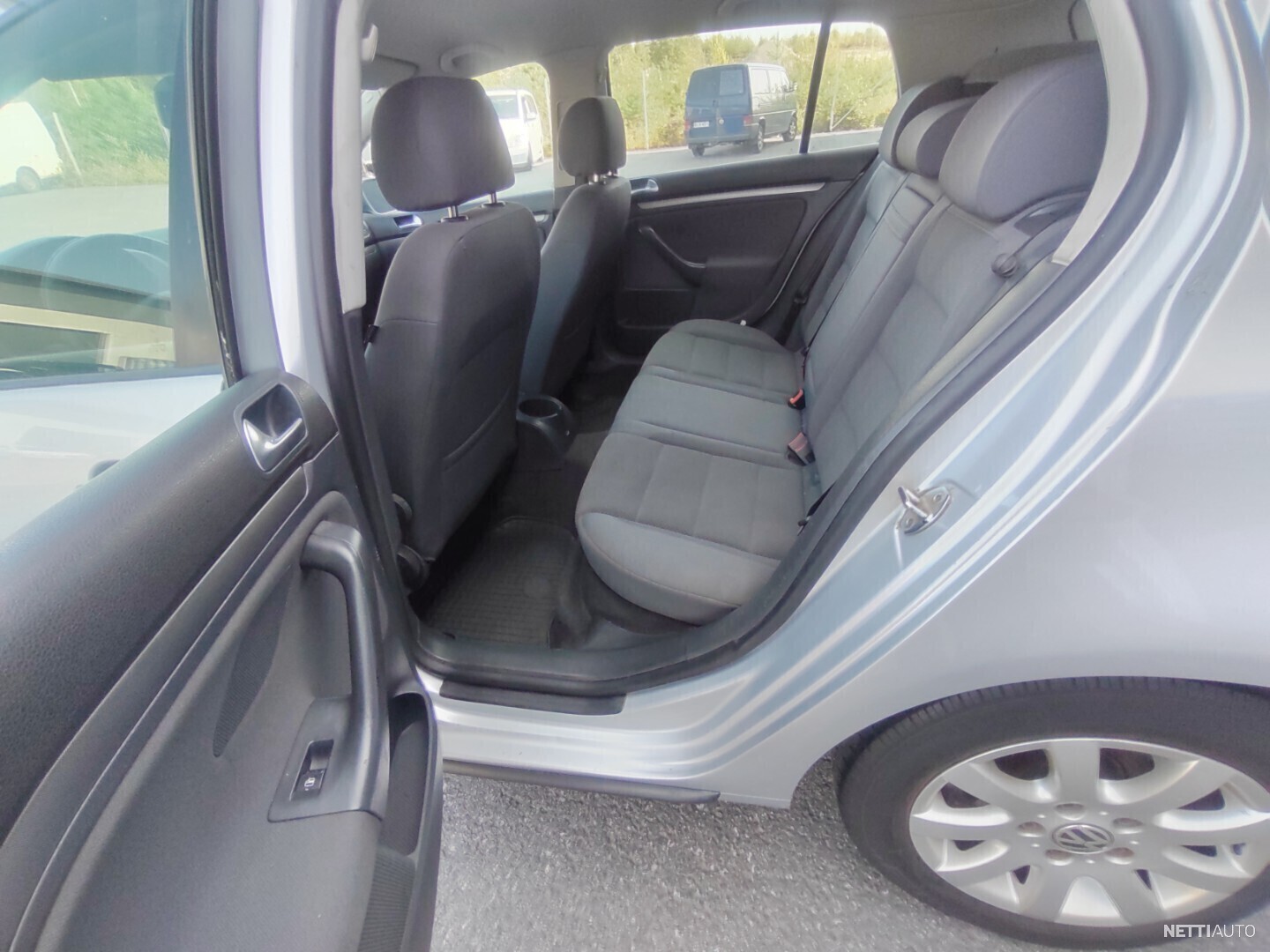 Volkswagen Golf 1,6 FSI 4-ov Comfortline * Huoltokirja * 2renkaat ...