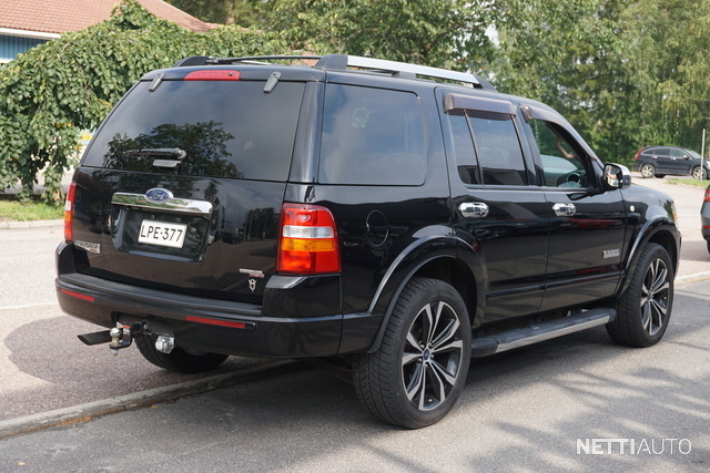 Ford Explorer 4,6 V8 4WD A 6p - 6-Paikkainen, Ilmastointi, Vetokoukku ...