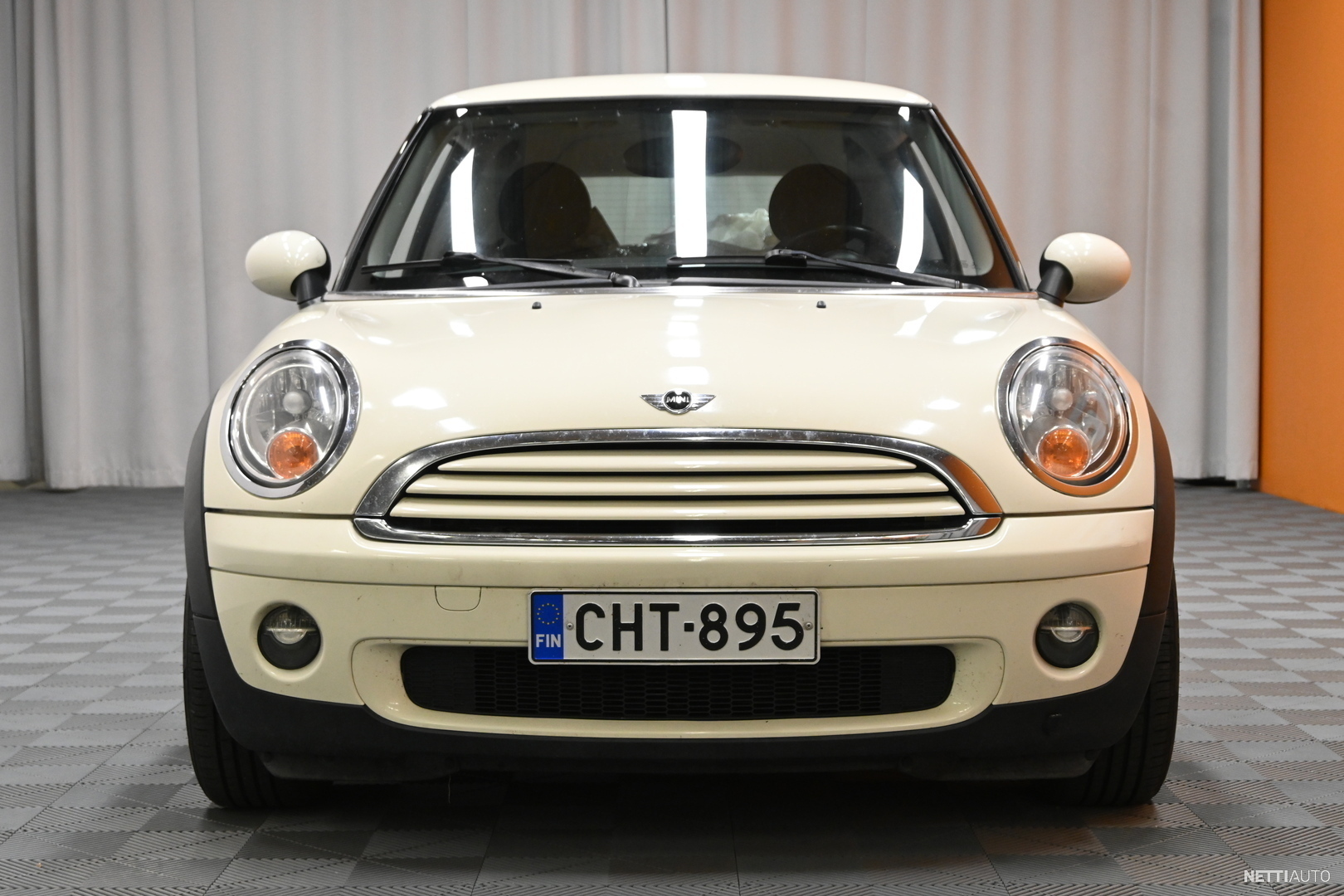 Mini One 55 kW MINIMALIST R56 Hatchback ** MYYDÄÄN HUUTOKAUPAT.COM ...