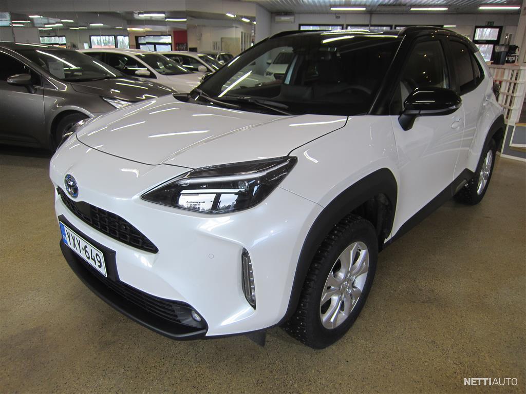 Toyota Yaris Cross 1.5 Hybrid 116 AWD-i Intense Plus All-terrain SUV ...
