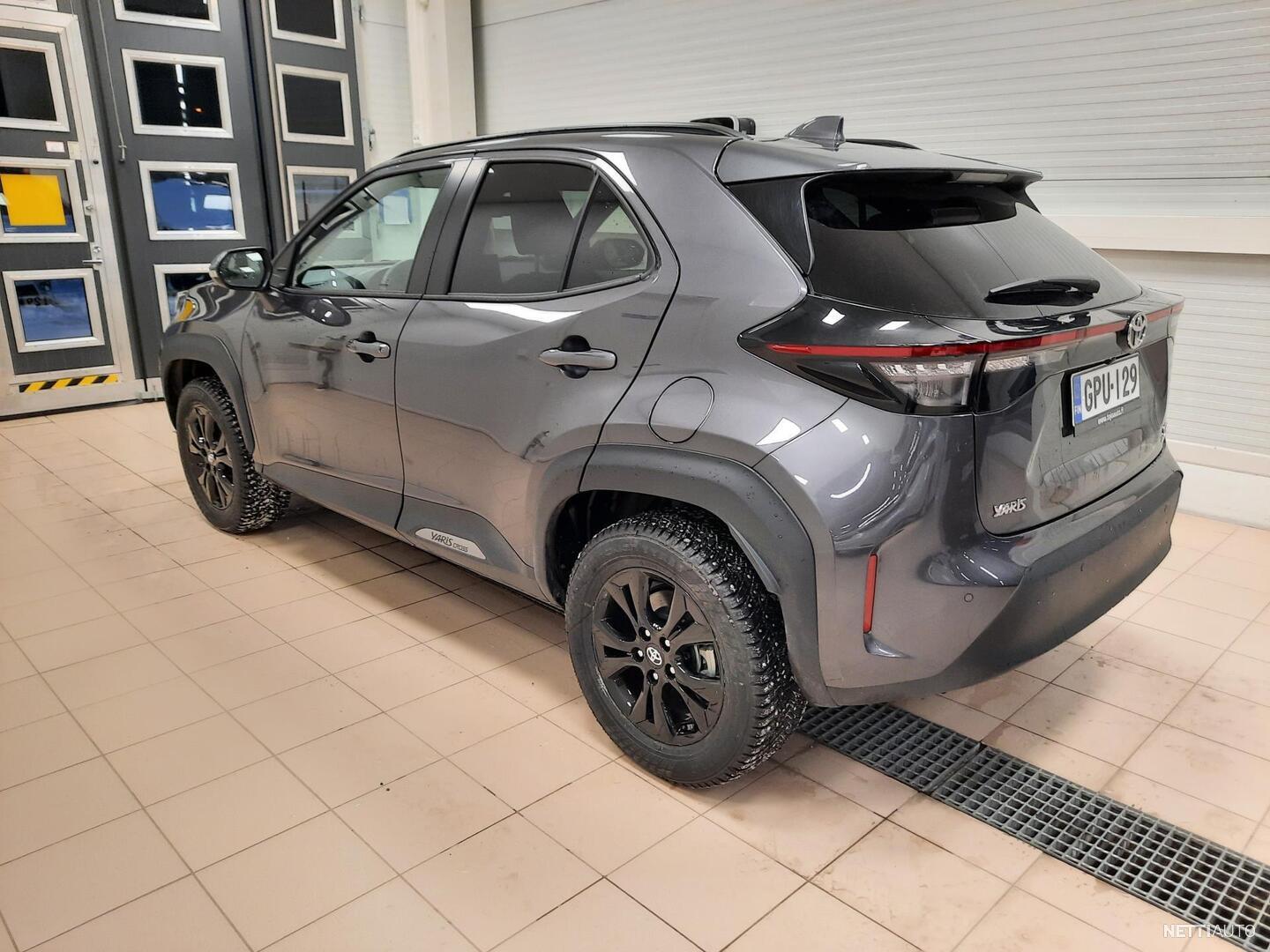 Toyota Yaris Cross 1.5 Hybrid 116 AWD-i Intense Plus 4-Vetoinen ...