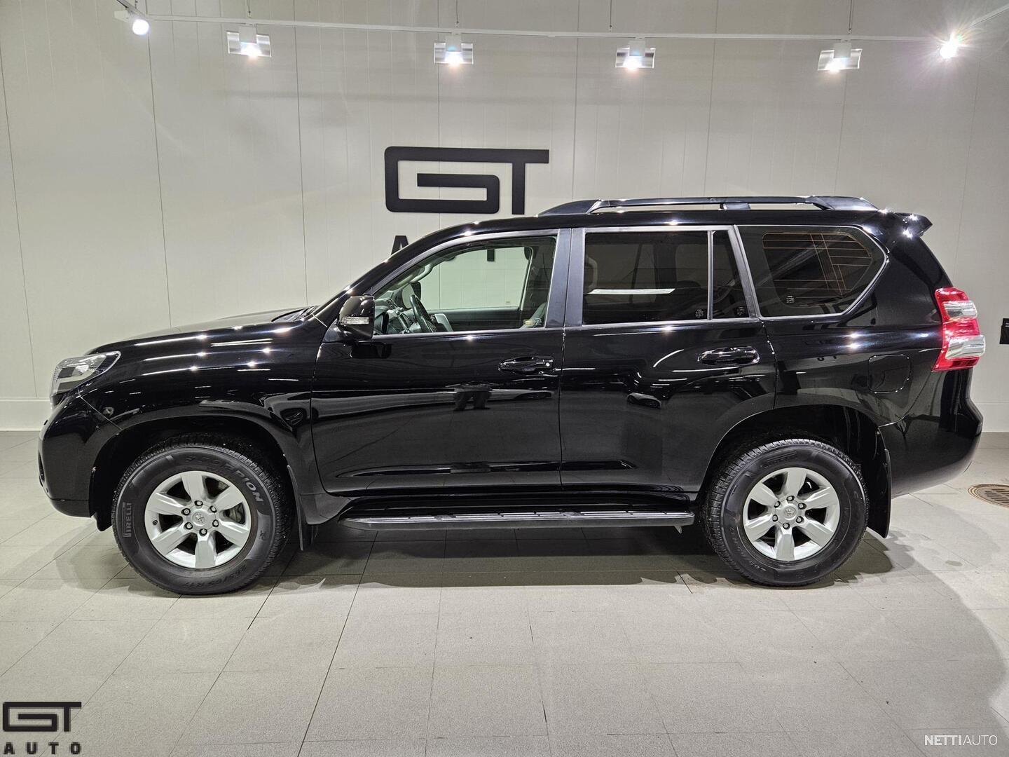 Toyota Land Cruiser 2,8 D-4D 4WD Luxury. Todella vähän ajettu! Nahat ...