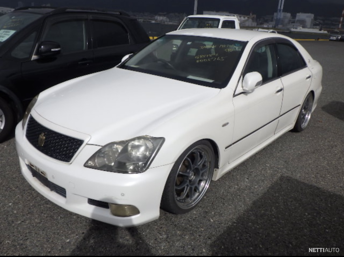 Toyota Crown GRS184 G-Package *Alustasarja* *SSR-vanteet* *Jääkaappi ...