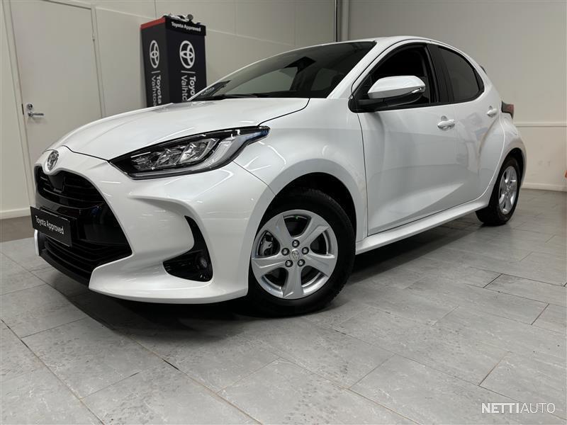 Toyota Yaris 1,5 Hybrid 116 Intense Plus - Esittelykäytöstä Viistoperä ...