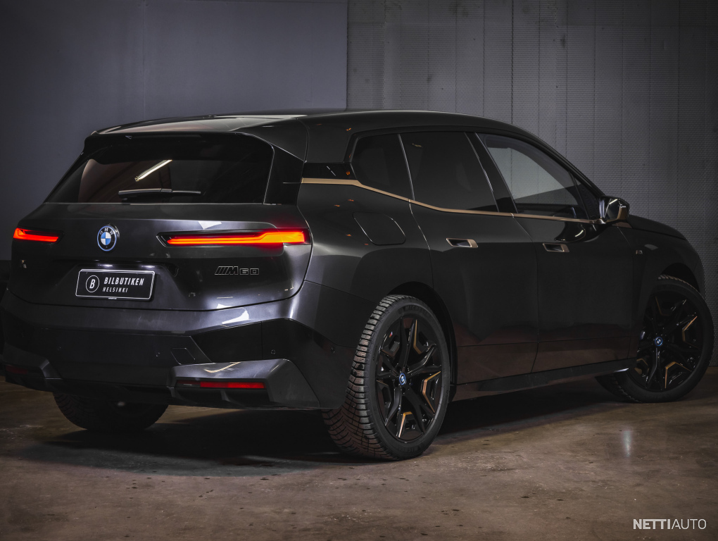 BMW iX M60 Täysvarusteltu* | 22" Vanteet | Amido-Täysnahkaverhoilu ...