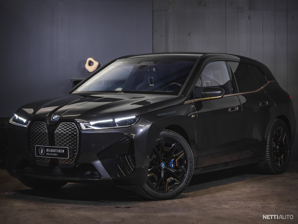 BMW iX M60 Täysvarusteltu* | 22" Vanteet | Amido-Täysnahkaverhoilu ...