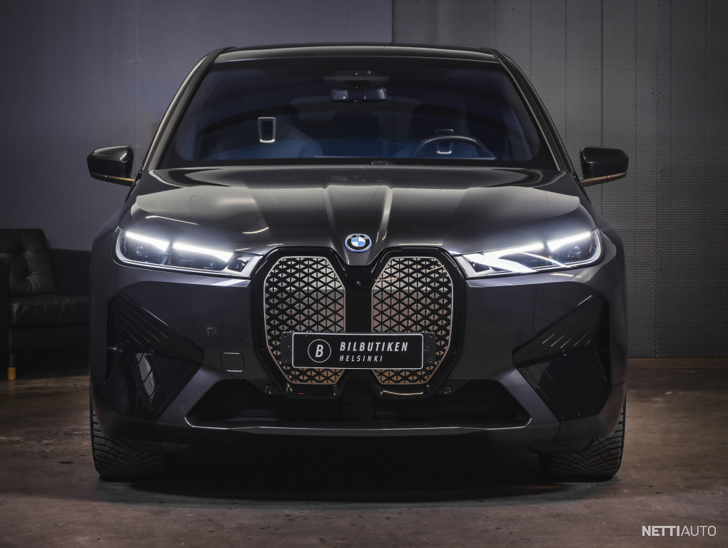 BMW iX M60 Täysvarusteltu* | 22" Vanteet | Amido-Täysnahkaverhoilu ...