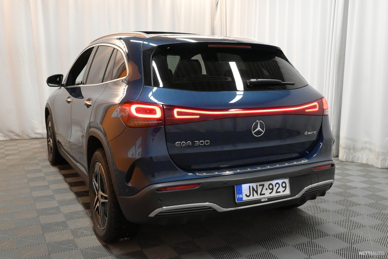 Mercedes-Benz EQA 300 4MATIC AMG-STYLING ** Adapt.Vakkari / HUD / Burmester / Panorama / 360 ...