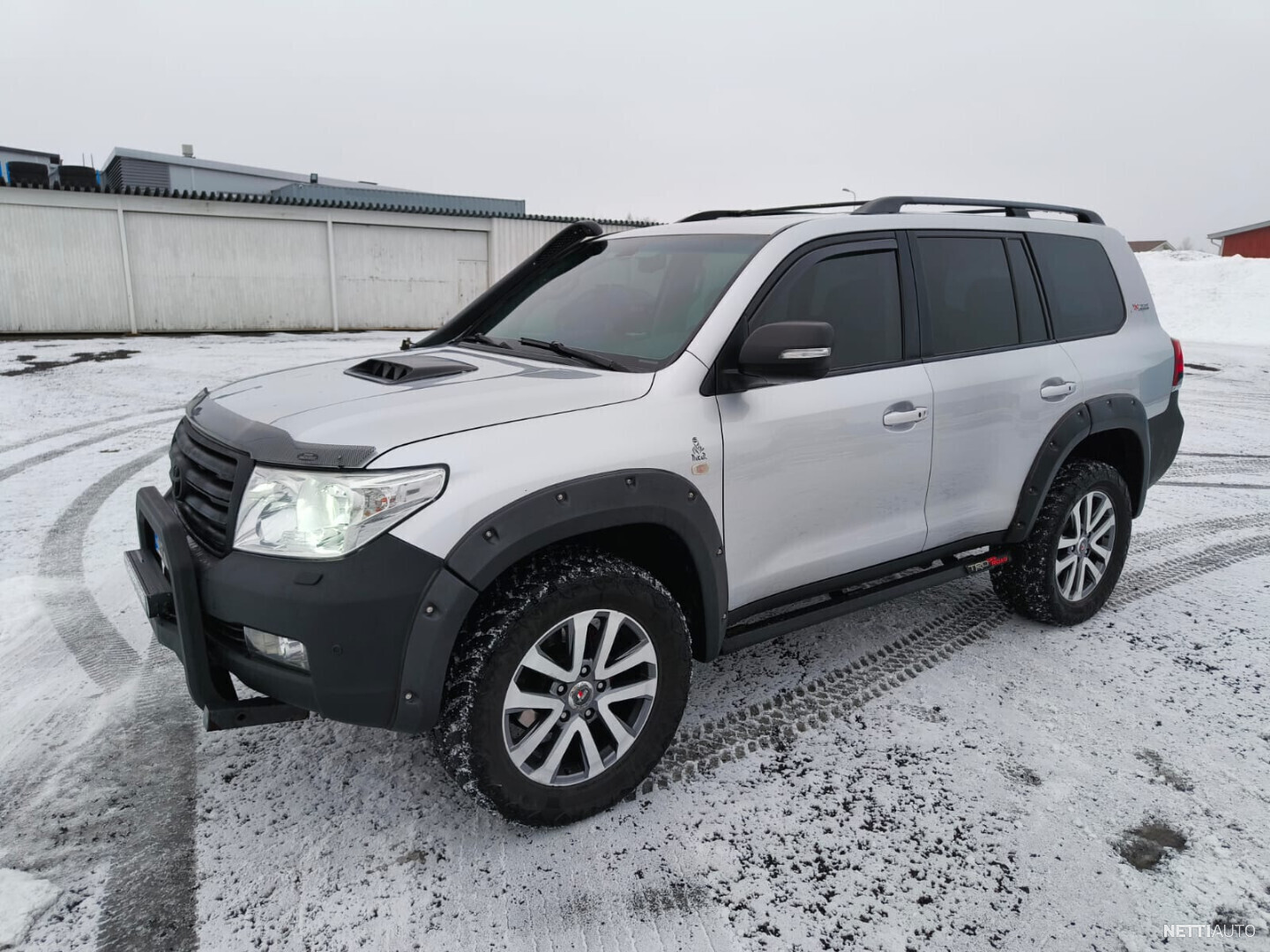 Toyota Land Cruiser 4,5 D-4D Ironman alusta / Asekaapit / Karjarauta ...