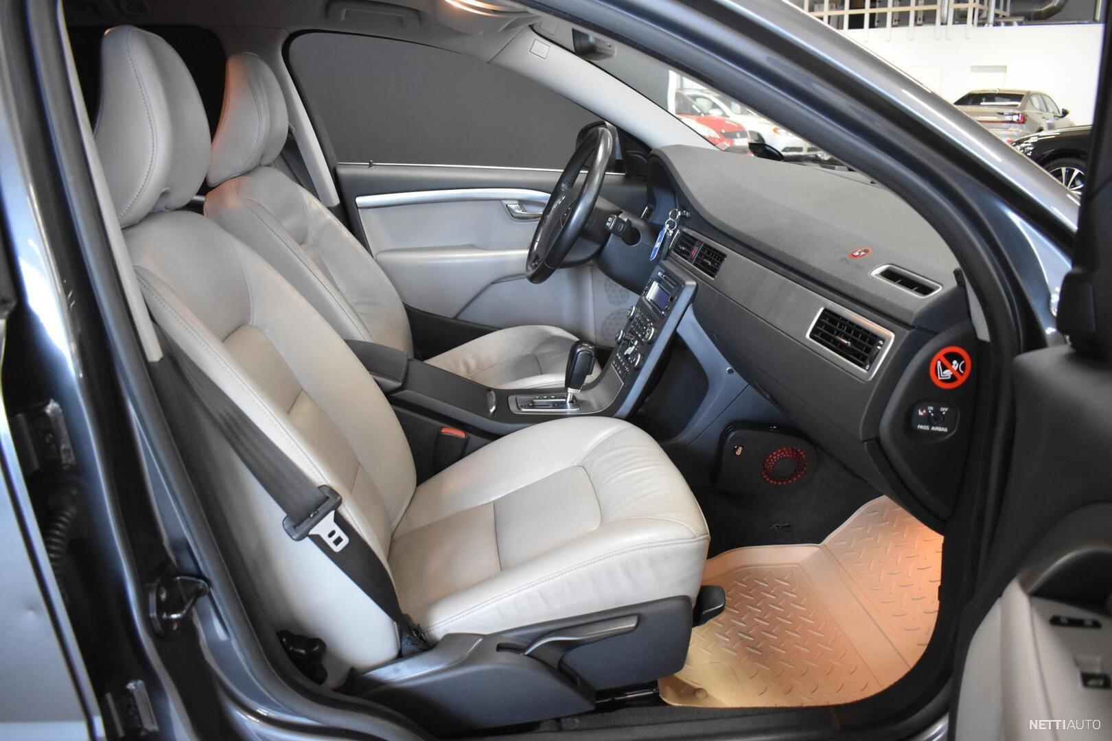 Volvo V70 T6 AWD Summum aut. # Adaptiivinen vakionopeudensäädin, Xenon, Koukku, Sähkötoiminen ...