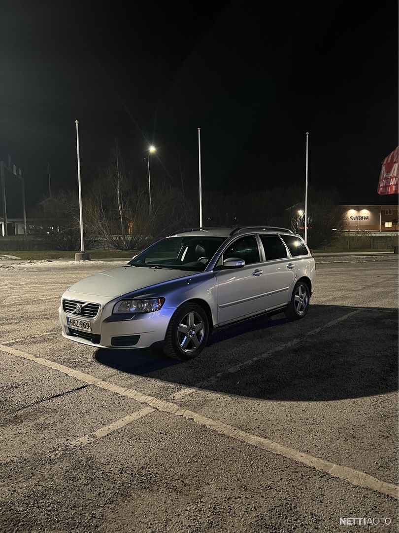 Volvo V50 2,0D (136 hv) aut Kinetic Farmari 2008 - Vaihtoauto - Nettiauto