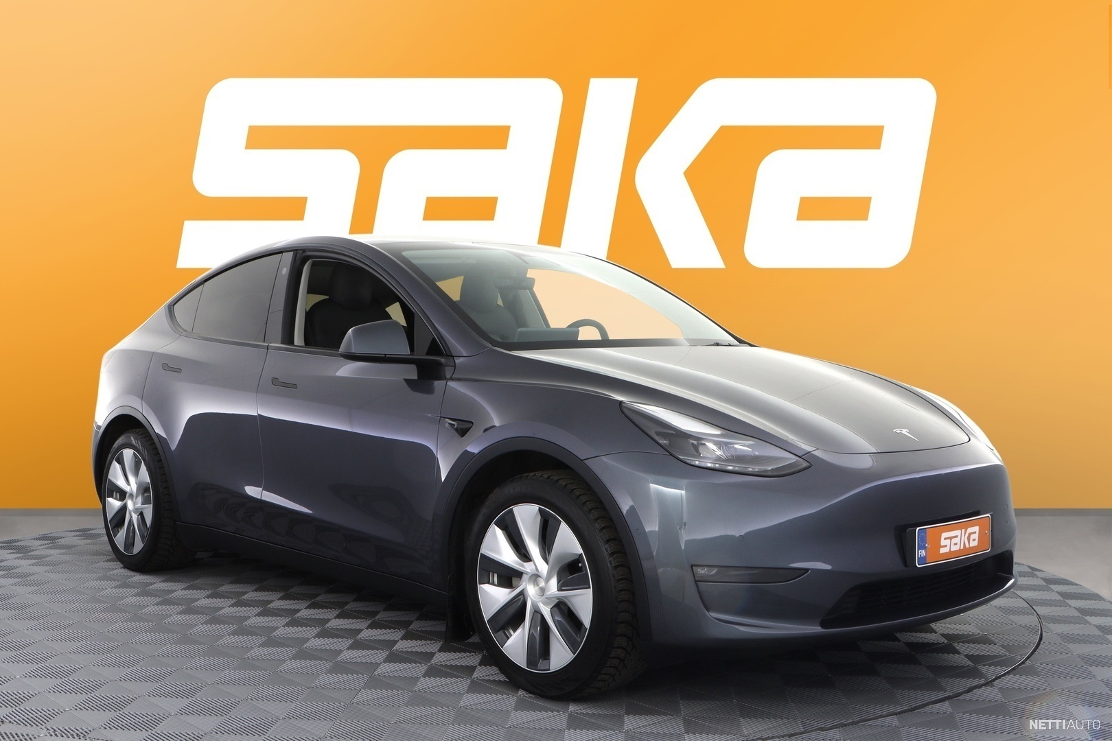 Tesla Model Y Long Range ** Lämpöpumppu / Intel Atom / Autopilotti ...