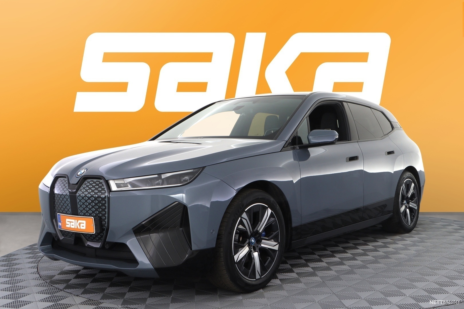 BMW iX xDrive40 ** Drive Assist Prof. / ACC / HUD / Blis / Sky Lounge ...