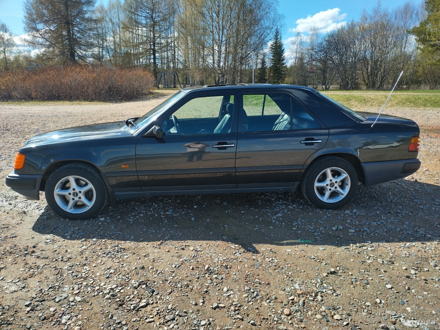 Mercedes-Benz 260 E 124 Sedan 1989 - Vaihtoauto - Nettiauto
