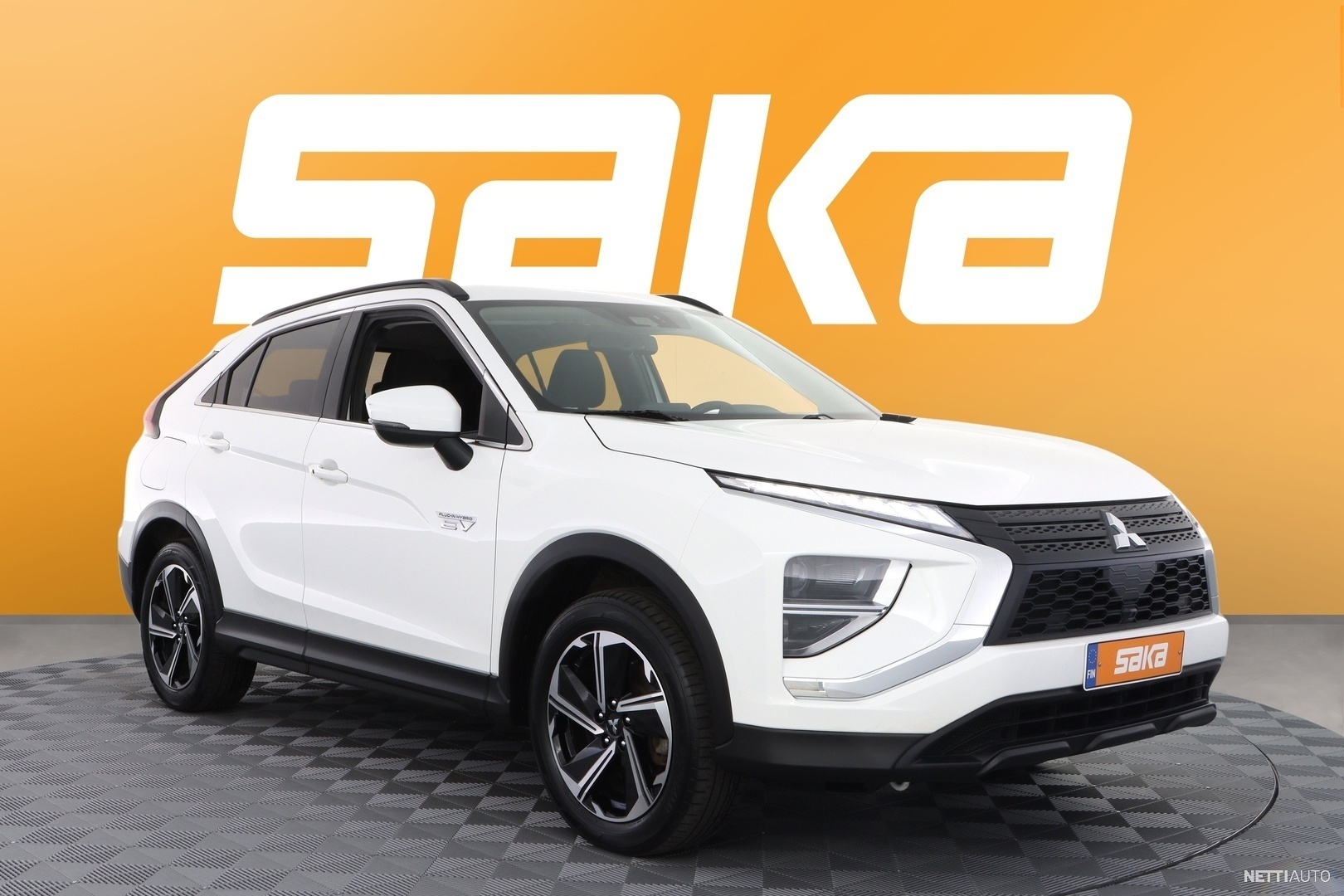 Mitsubishi Eclipse Cross 2.4 PHEV Intense 4WD ** LED / KeyLessGo / P.kamera / Bluetooth ...