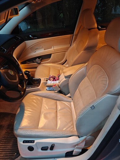 Skoda Superb 2,0 TDI CR DPF Elegance Viistoperä 2009 - Vaihtoauto ...