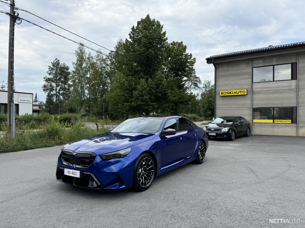 BMW M5 4.4 V8 G90 M5 Sedan 727hv Autom.*Navi *Adapt.Cruise *Adapt.LED *360 *B&W *HUD *Carbon ...