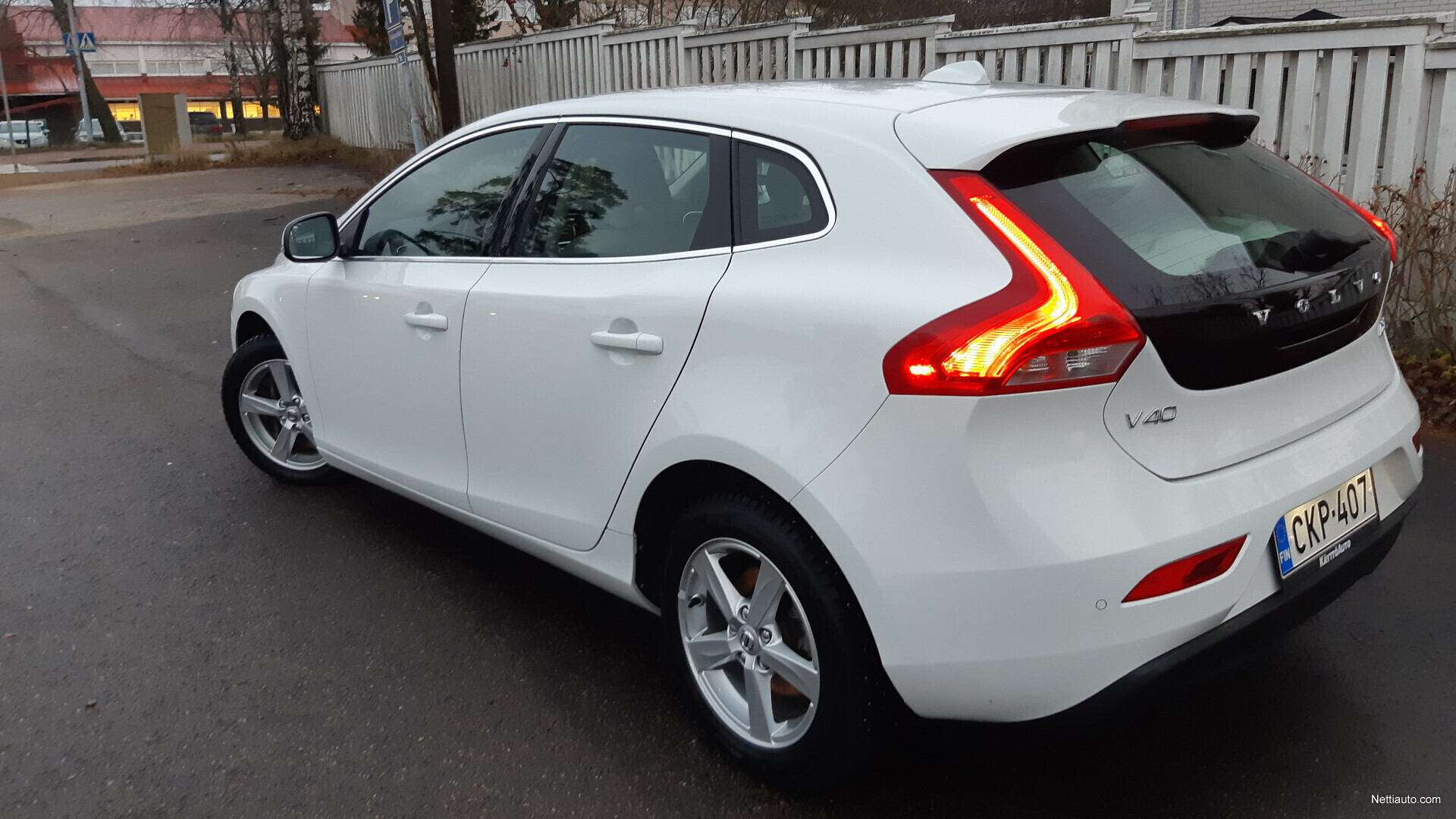 Volvo V40 kokemuksia - Lue käyttäjien autoarvostelut - Nettiauto